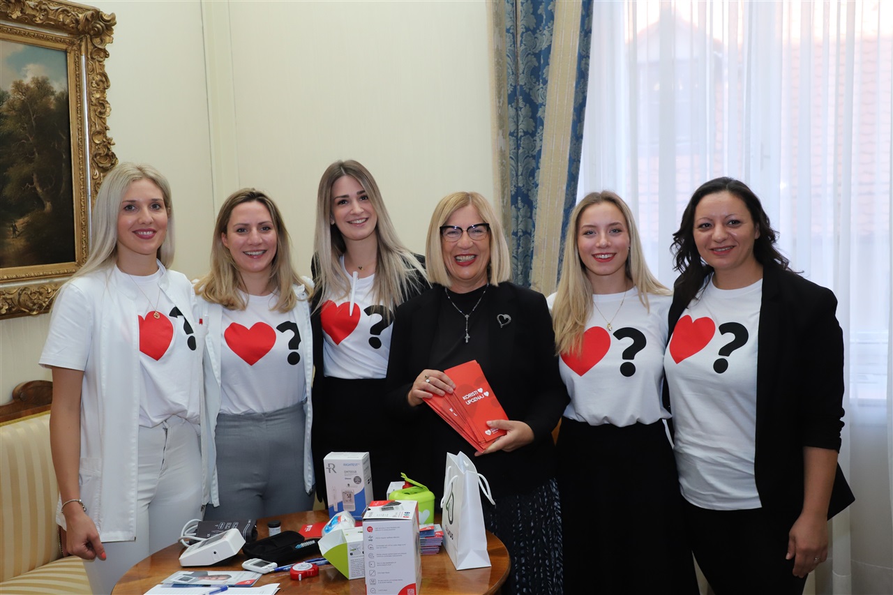 Javnozdravstvenom akcijom mjerenja arterijskog tlaka i glukoze u krvi, u Saboru obilježen ...